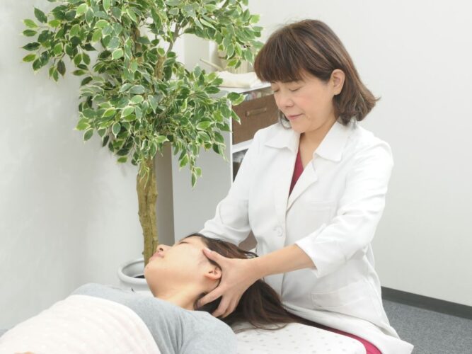 整体とカイロプラクティックの違い | IZATO 整体院 - 大阪